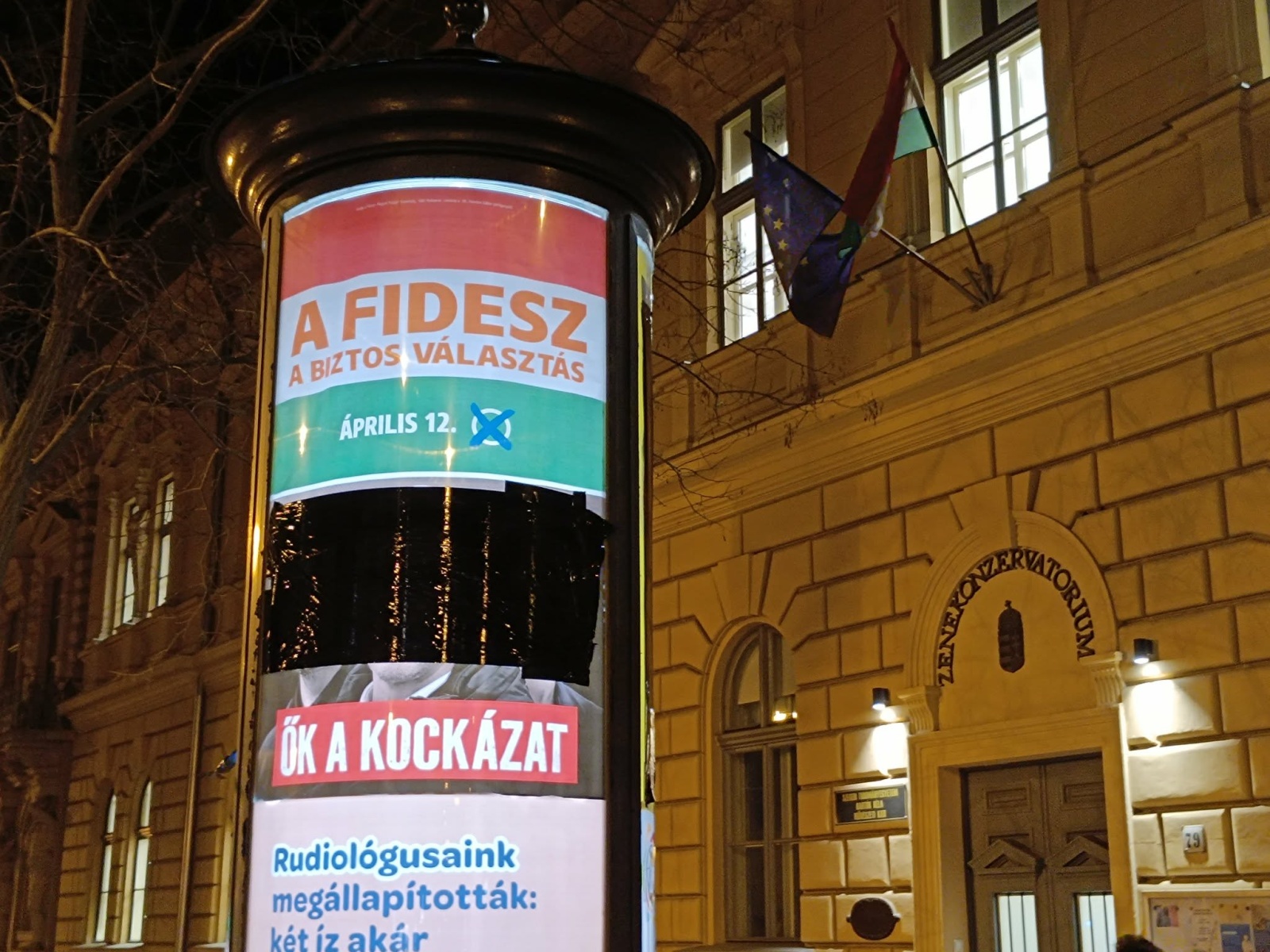 Több tucat fideszes plakátot fóliáztak le Szegeden Halász Noémiék ...